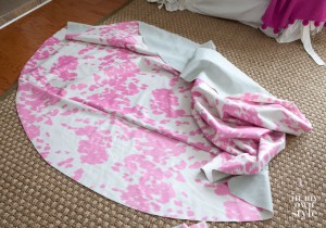 How to Make a Round Tablecloth - In My Own Style