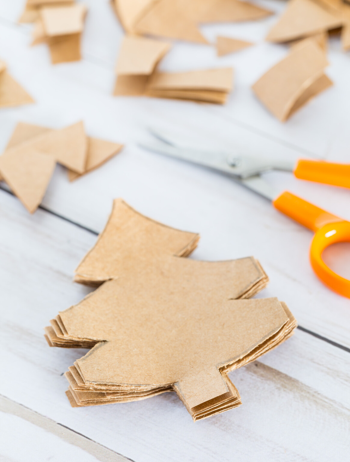 How to Make a Christmas Tree Paper Chain - In My Own Style