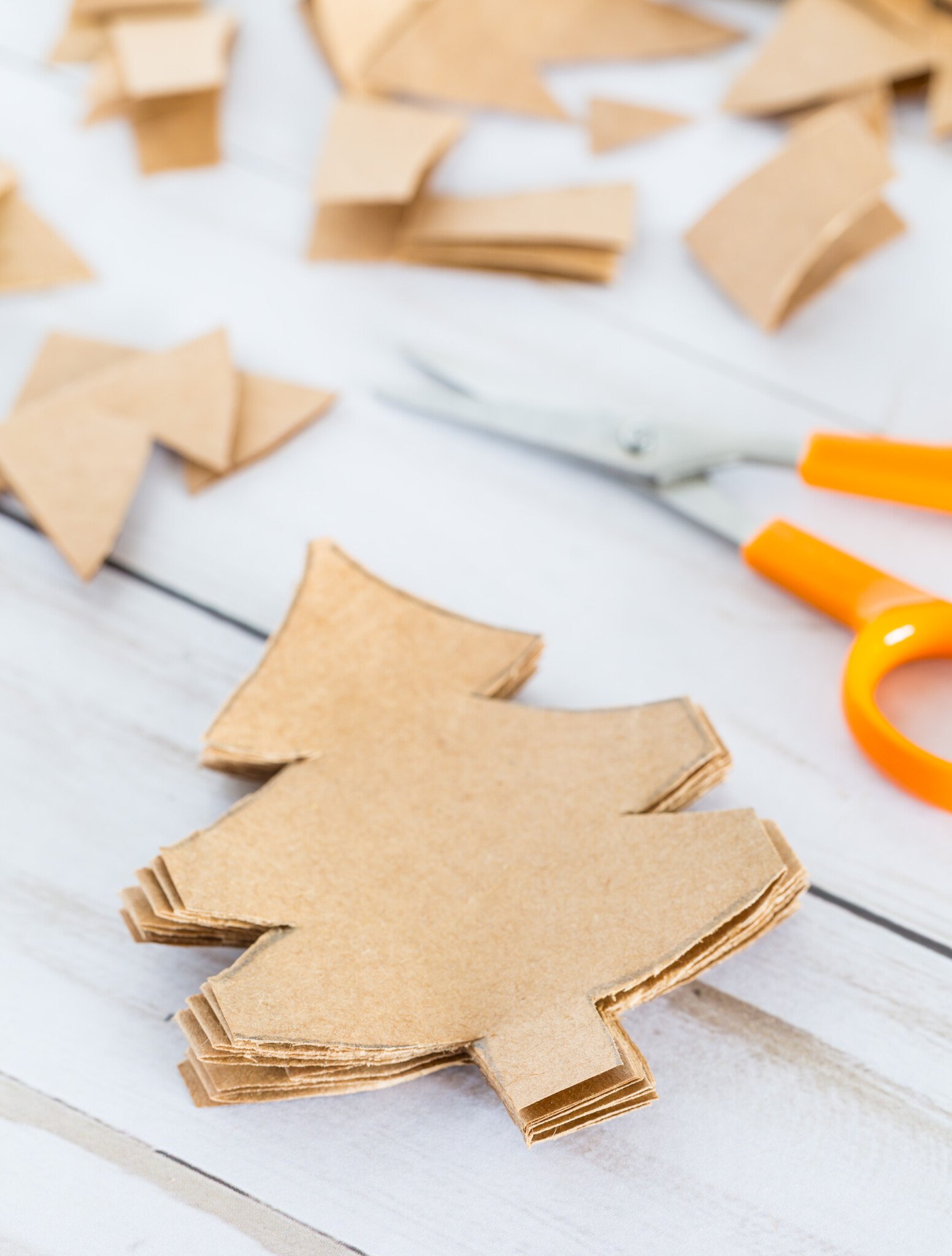 How to Make a Christmas Tree Paper Chain - In My Own Style