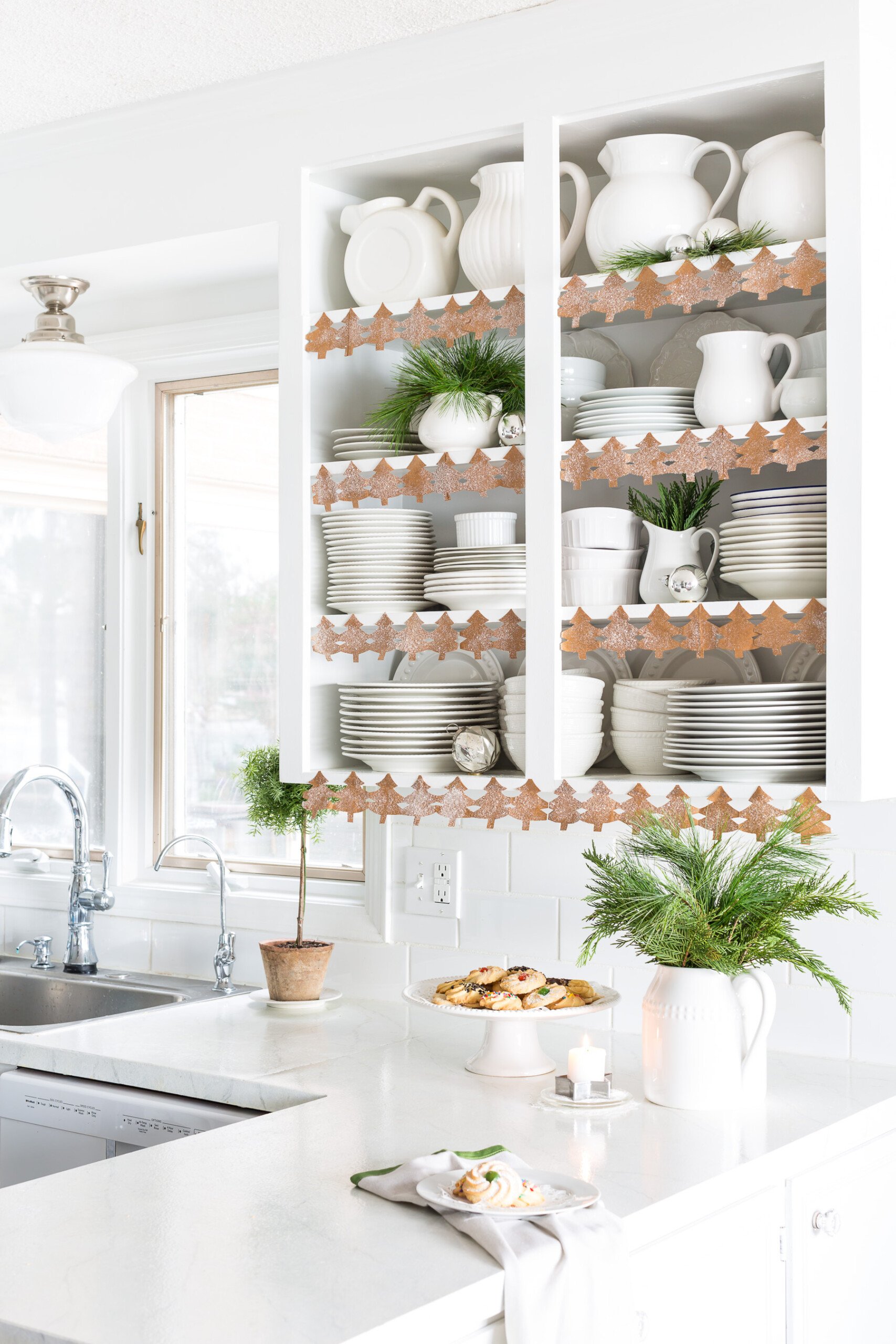 How to Make a Christmas Tree Paper Chain - In My Own Style