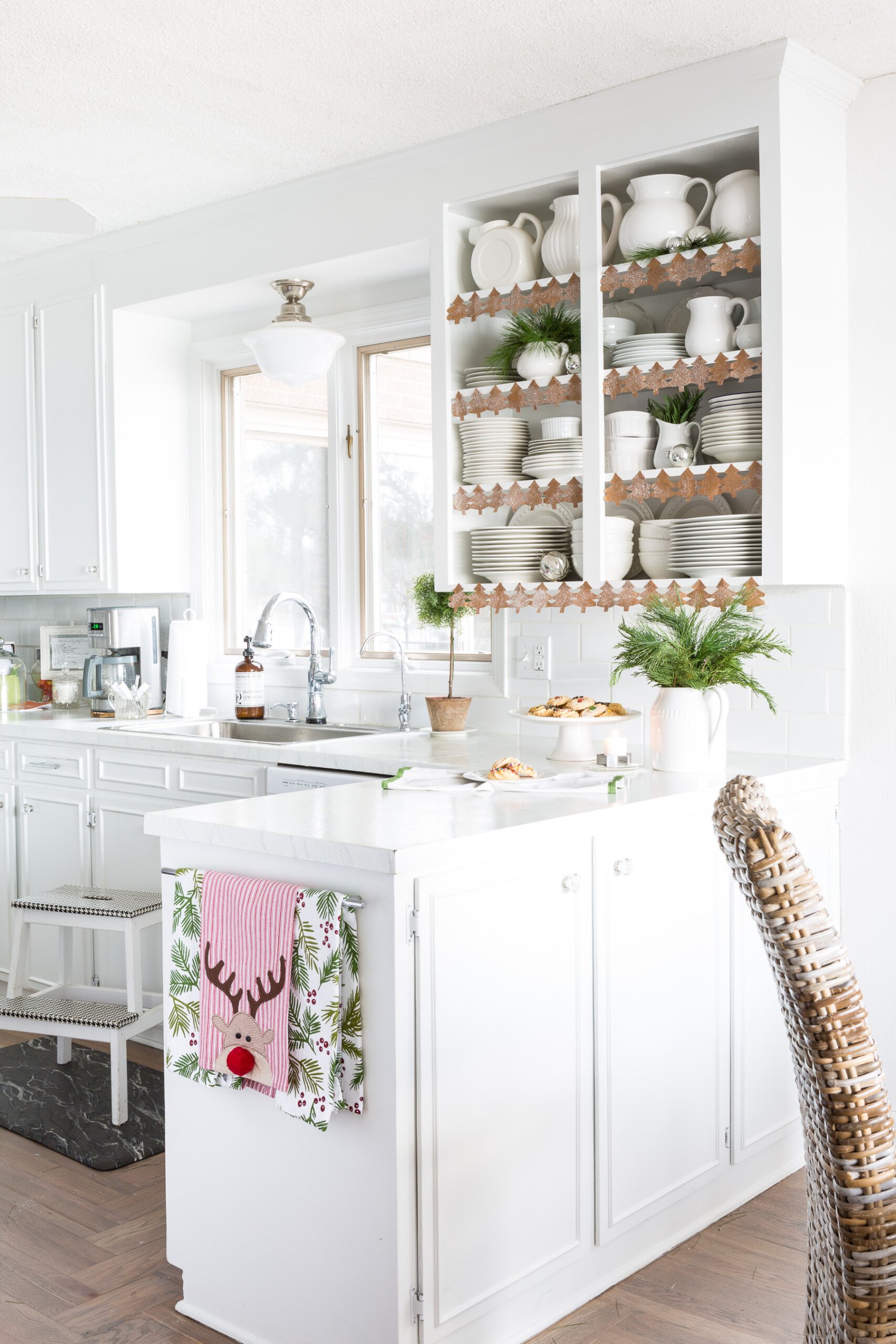 How to Make a Christmas Tree Paper Chain - In My Own Style