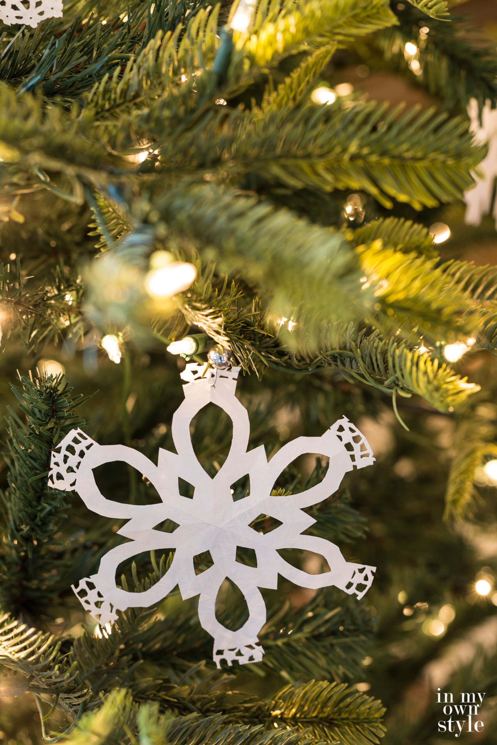 How to Make Paper Snowflakes Into Ornaments Using Paper Doilies - In My ...