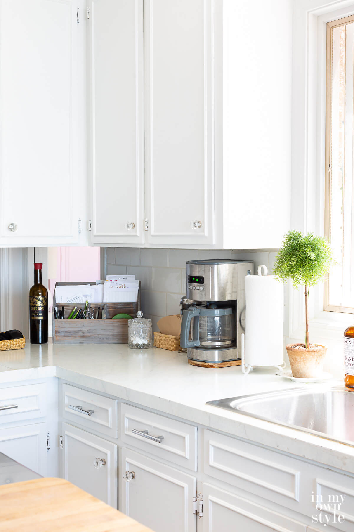 On Kitchen Counters: Balancing Functional & Decorative Elements - In My ...