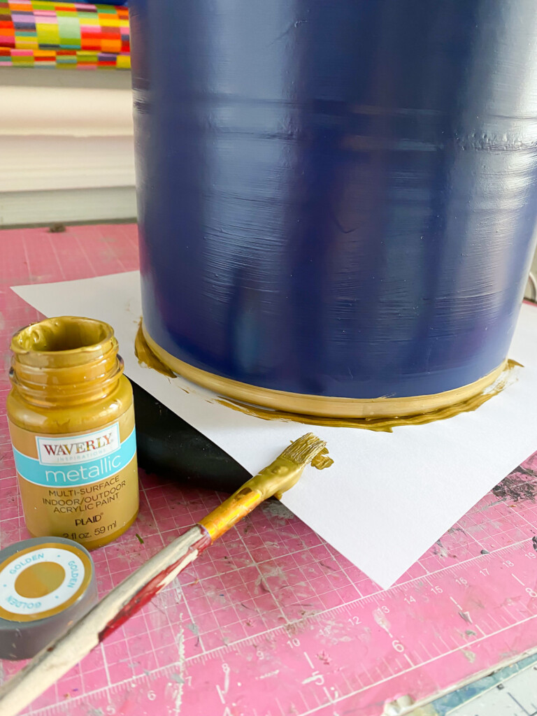 Spray Painting a Lamp In Designer Style - In My Own Style