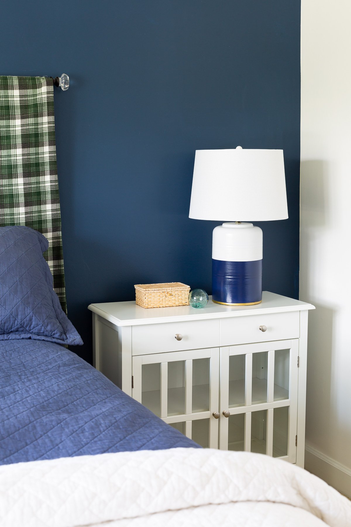 Spray Painting a Lamp In Designer Style - In My Own Style