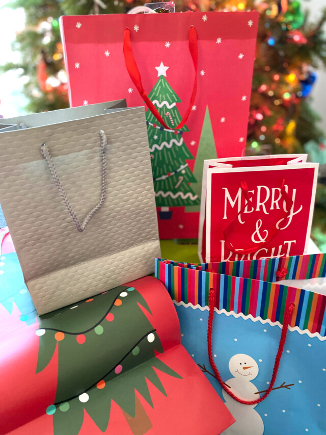 How to Stylishly Reuse a Gift Bag to Give a Gift in Again - In My Own Style