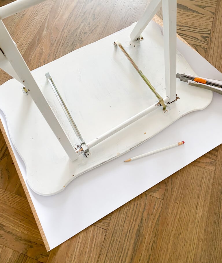 How To Decoupage Furniture: A Step-By-Step Guide (With Pictures) - In ...