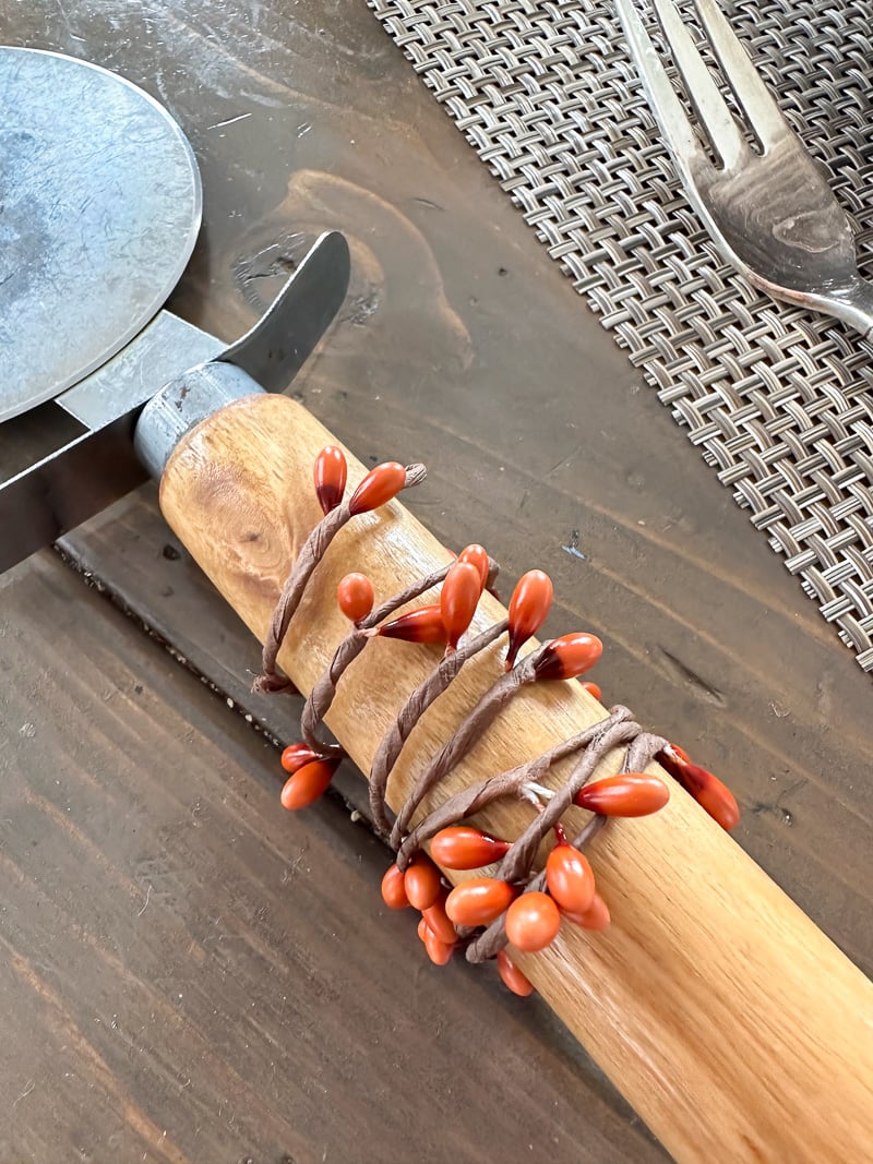 Easy Thanksgiving Table Place Setting Styling Ideas - In My Own Style