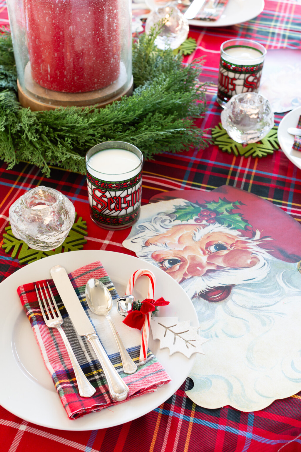 Fun & Festive Christmas Dinner Table Setting - In My Own Style